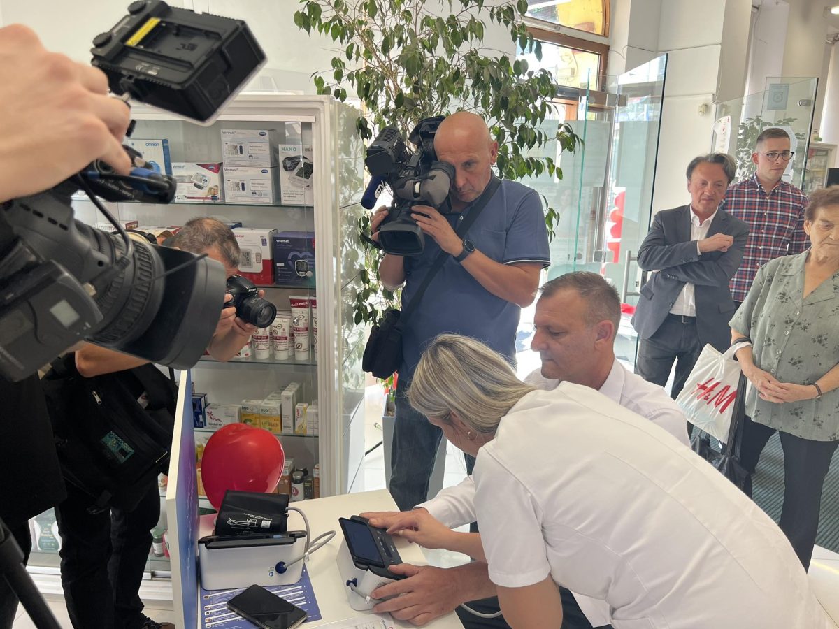 Predstavljen projekt - Provjerite ritam svog srca – EKG u ljekarni ...